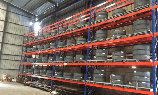 Heavy-Duty Adjustable Racks | Giraffe Storage Solutions